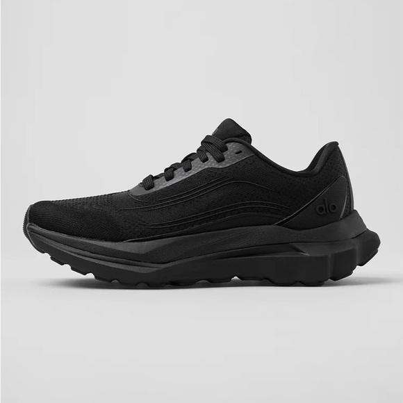 ALO Yoga | Shoes | Alo Runners In Black | Poshmark